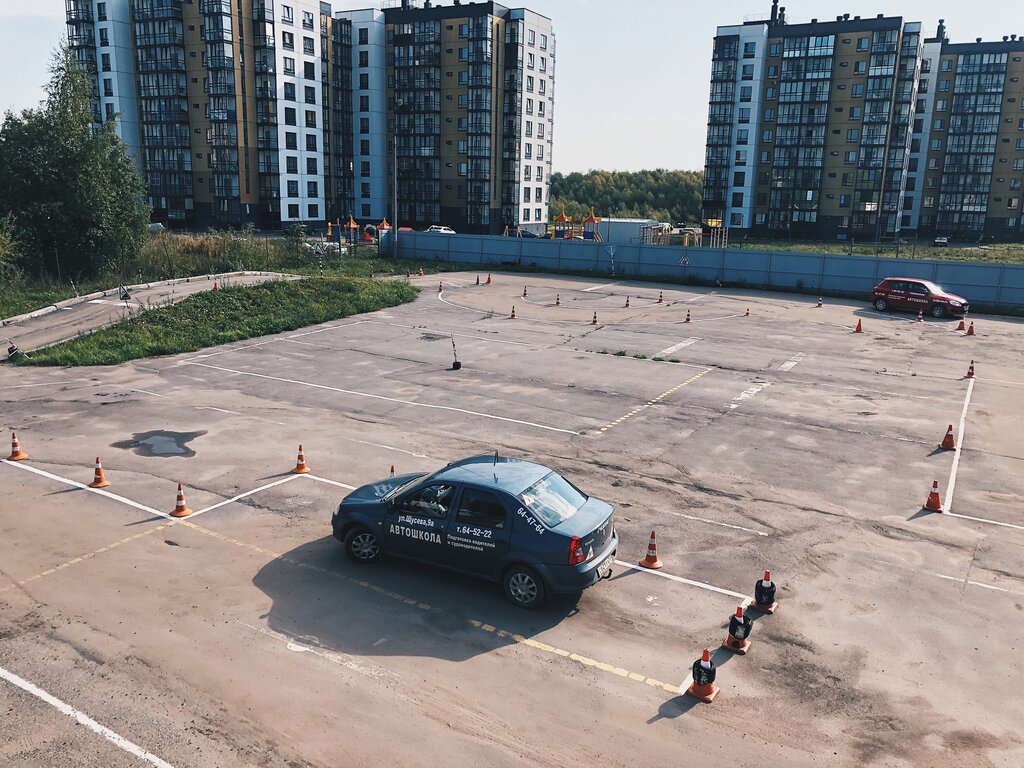 Sürücü kursları Sudovoditel, Velikiy Novgorod, foto