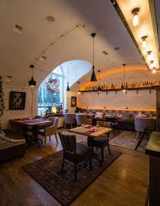 Mimino (Konyushennaya Street No:39/39), restoran  Puşkin'den