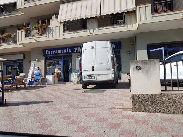 Mobilya mağazaları Ferramenta Passalacqua, Sicilya, foto