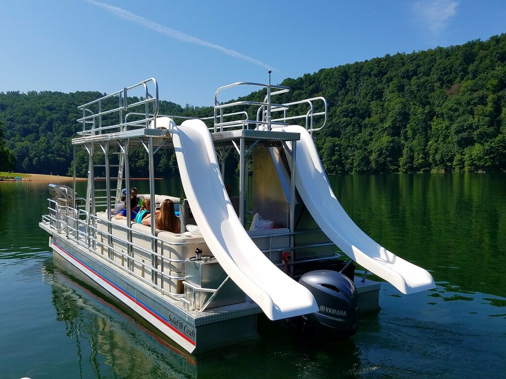 Tekne, kayık, yat Sutton Lake Marina, Batı Virginia Eyaleti, foto