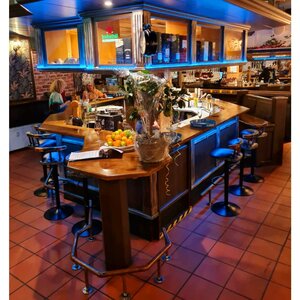 Km. Zero Bar und Tapas (Hirschenweg No:1, Geretsried), restoran  Geretsried'den