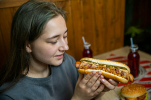 Tri sousa (No:5, 3-y mikrorayon, Urban-Type Settlement oft Luchegorsk), fast food  Primoriye'den