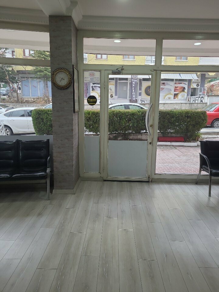 Emlak ofisi Merkez Emlak, Ankara, foto