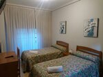 Pensión Cinco Villas (Calle Labradores No:21), otel  Logrono'dan