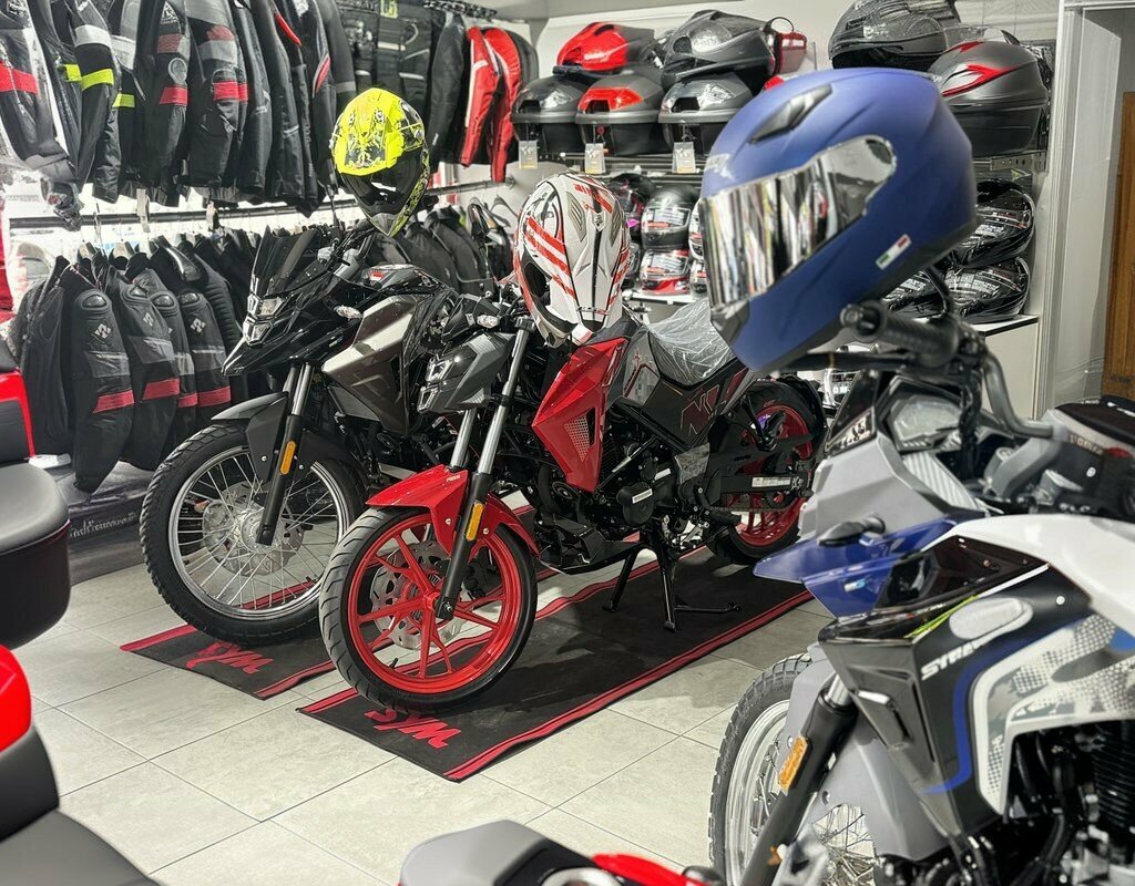 Motosiklet yedek parçaları Z Garaj Motorlu Araçlar, İstanbul, foto