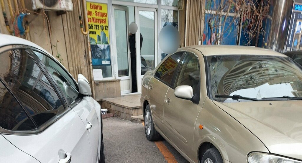 Berberler Kişi Salonu, Bakü, foto
