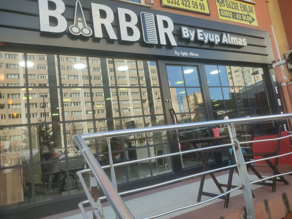 Berberler Barber by Eyup Almas, İstanbul, foto