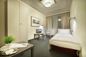 Hotel Kladno (Středočeský kraj, Kladno), otel  Kladno'dan