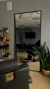 Coulters barbershop (Savieckaja vulica No:116), berberler  Kalinoviçi'den