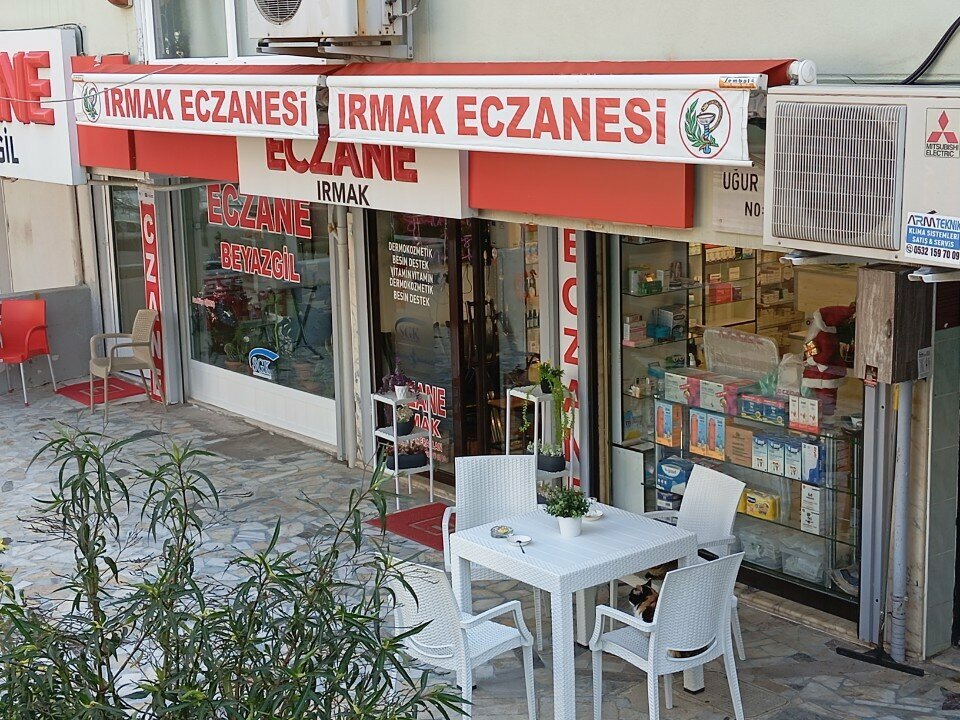 Eczaneler Irmak Eczanesi, İzmir, foto