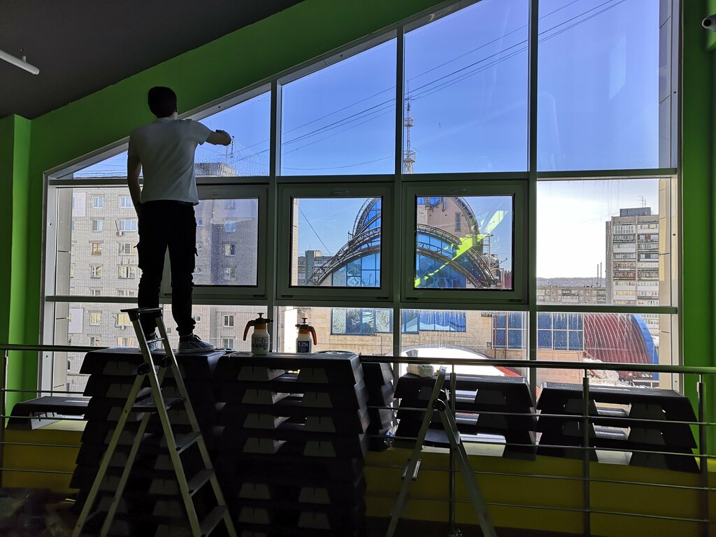 Pencerelerin, balkonların renklendirilmesi Skylight, Nijni Novgorod, foto