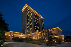 Radisson Blu Hotel, Cebu (Central Visayas, Cebu City, Serging Osmena Blvd; corner Juan Luna), otel  Cebu'dan