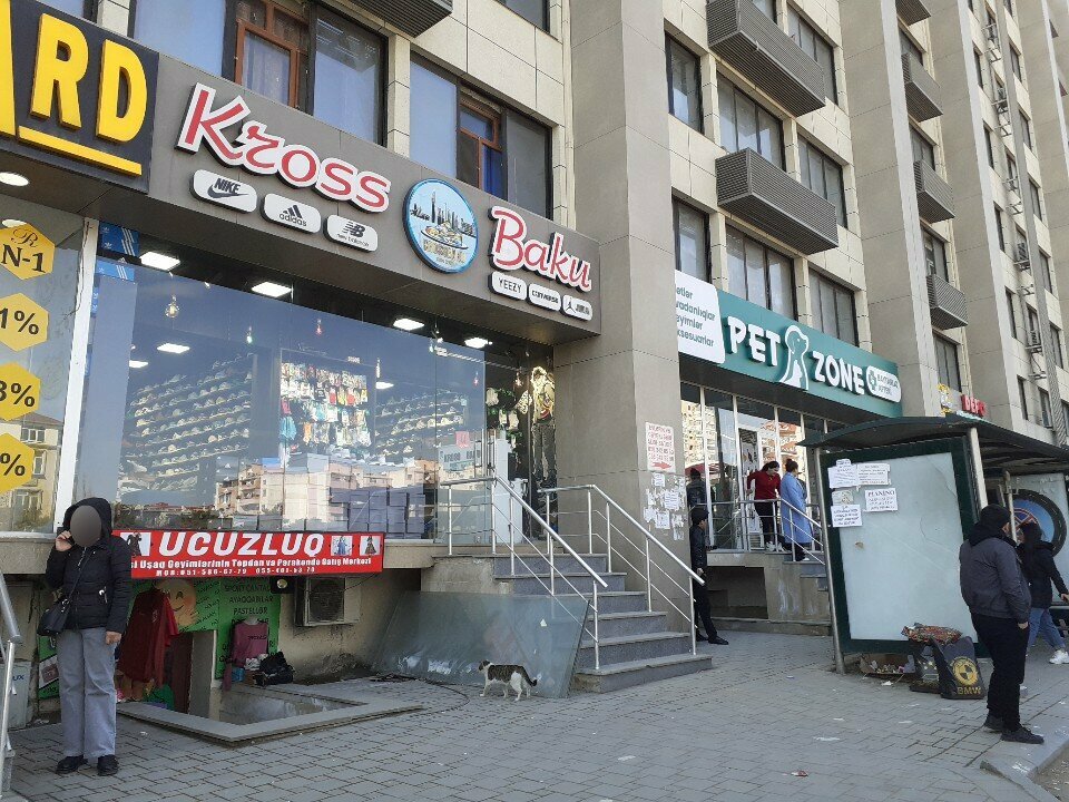Ayakkabı mağazaları Kross Baku, Bakü, foto