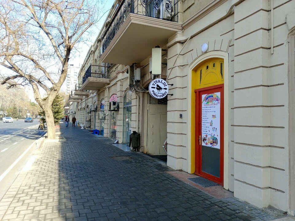 Meslek kursları Legos, Bakü, foto
