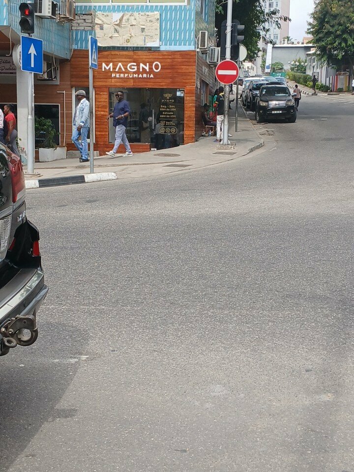 Kozmetik ve parfümeri firmaları Magno, Loanda, foto