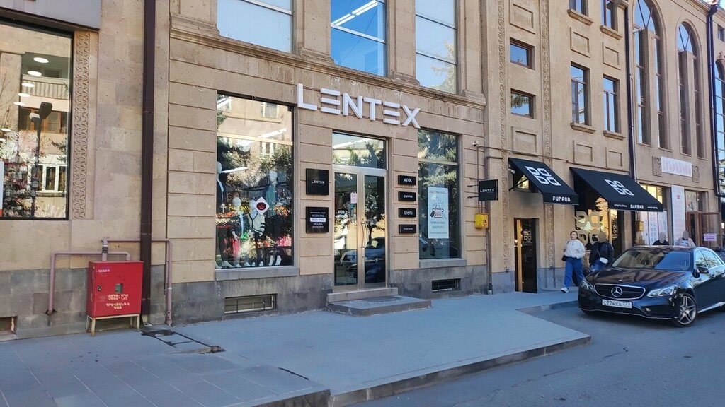 Giyim mağazası Lentex, Gümrü, foto