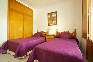 Villa Sirenas (Islas Baleares, Calle Sirenes, 722), otel  Balear Adaları'ndan
