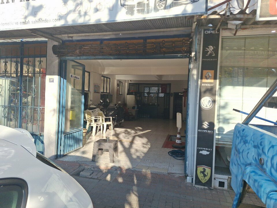 Otomobil satış galerileri Aldemirler Otomotiv ve Emlak, Antalya, foto