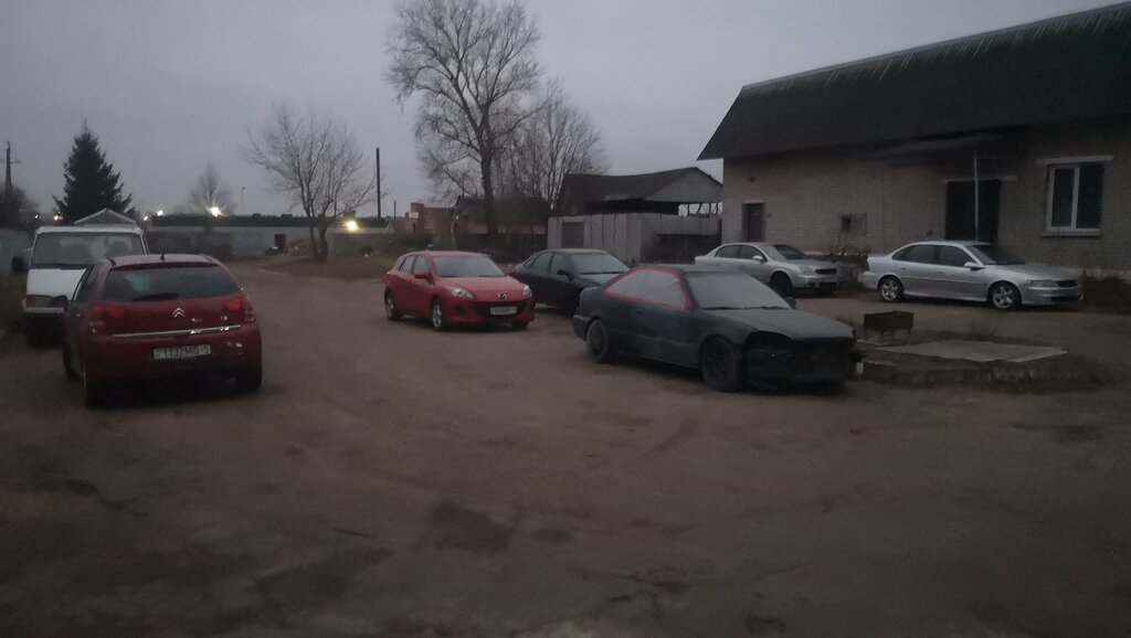 Otomobil servisi BS_servis, Çerven, foto