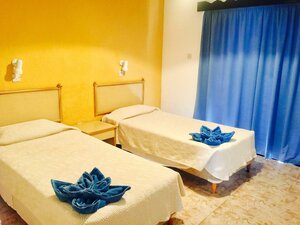 Carina Hotel Apartments (Famagusta District, Ayia Napa Town, Avenue Nissi), otel  Aya Napa'dan