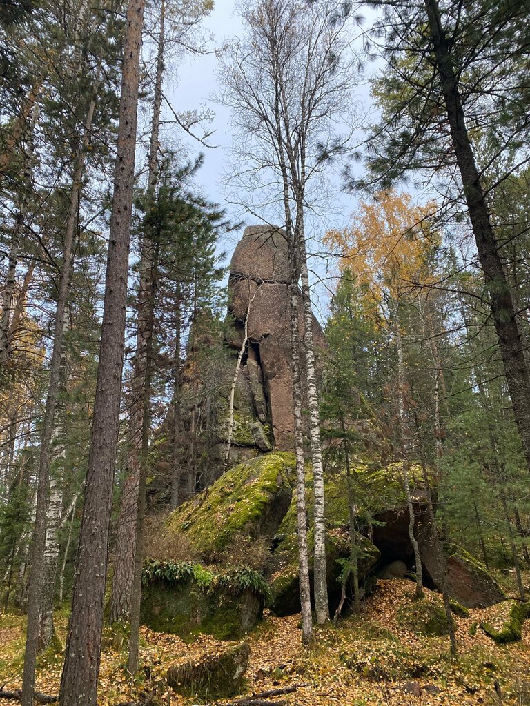 Dağ zirvesi Скала Монах, Krasnoyarski krayı, foto