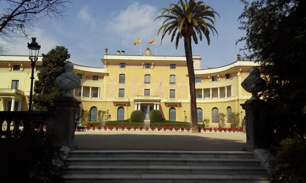 Turistik yerler Palau Reial de Pedralbes, Barselona, foto