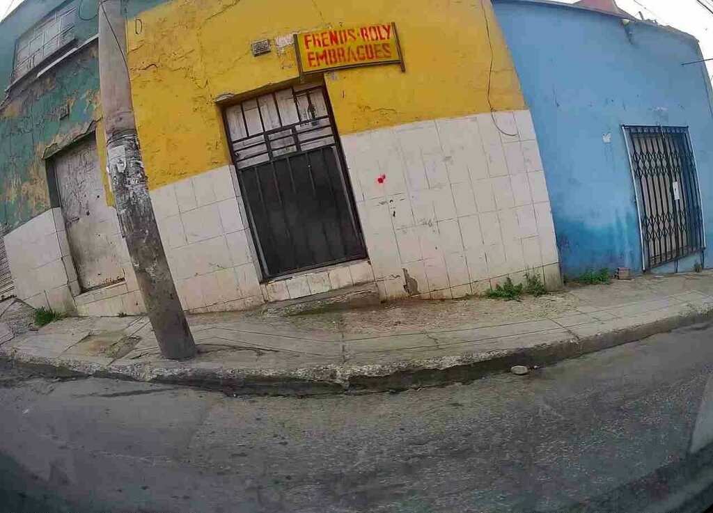 Oto döşeme Roly Brakes, La Paz, foto