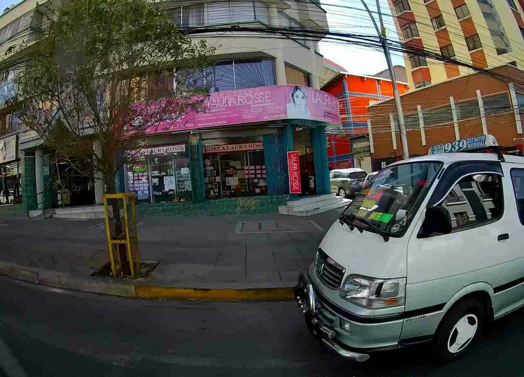 Kozmetik ürünleri ve parfümeri dağıtıcıları Laura Rosse Casa Matriz, La Paz, foto