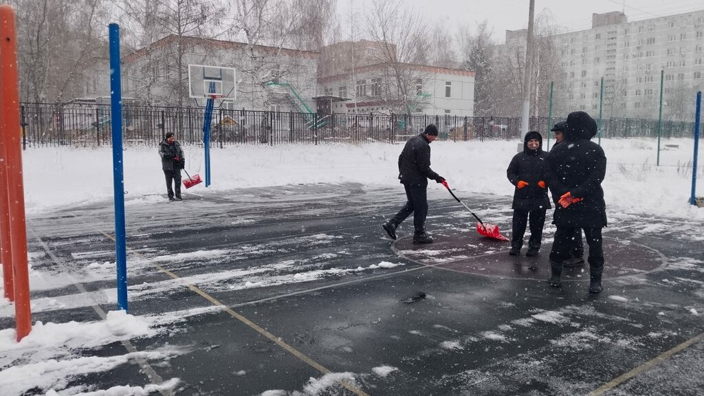 Spor alanı Баскетбольная площадка, Liubertsy, foto
