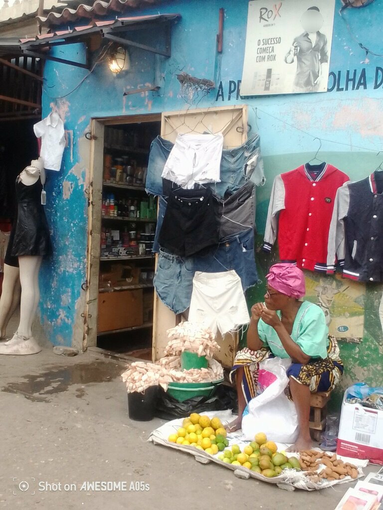 Mini-market Armazem, Loanda, foto