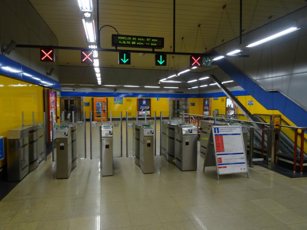 Metro istasyonu Estación de Callao, Madrid, foto