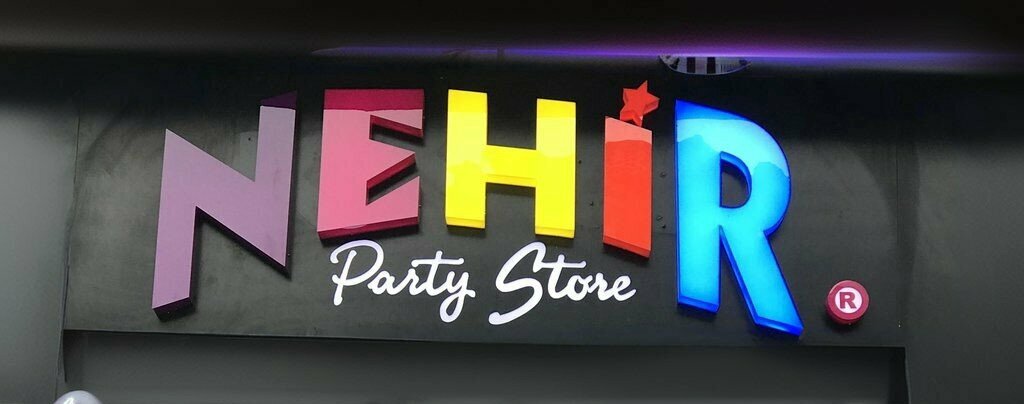Kutlama ürünleri Nehir Parti Store, Hendek, foto