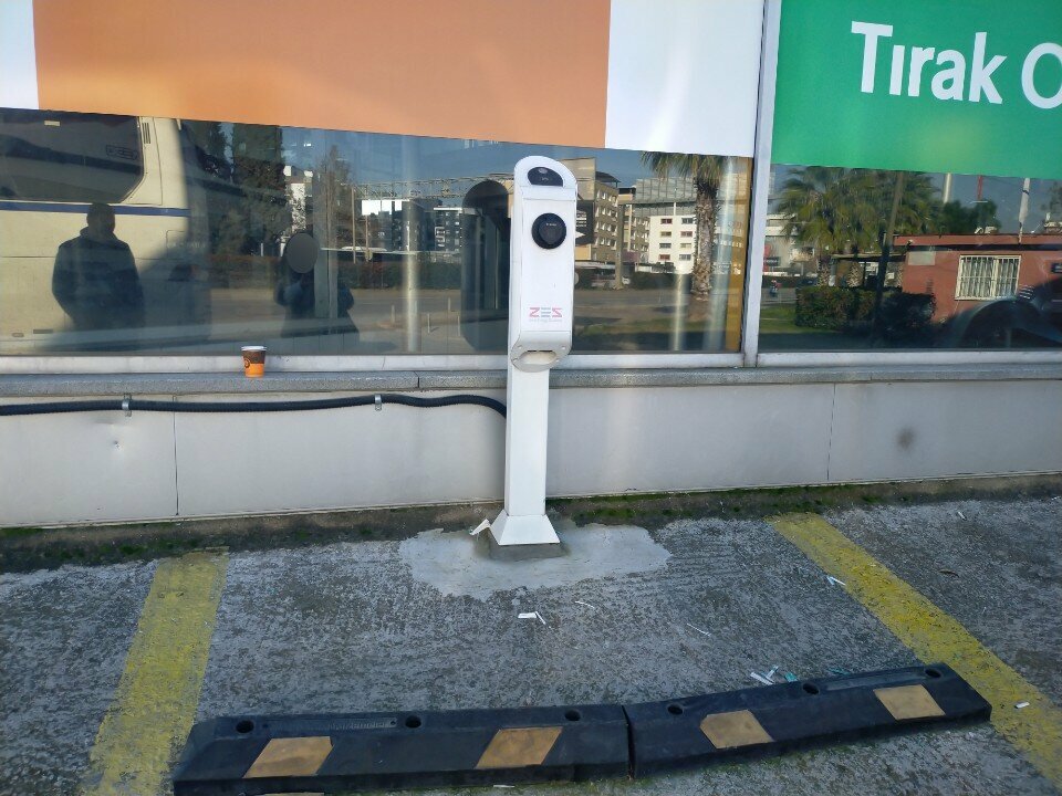 Elektrikli oto şarj istasyonları Zes, İzmir, foto