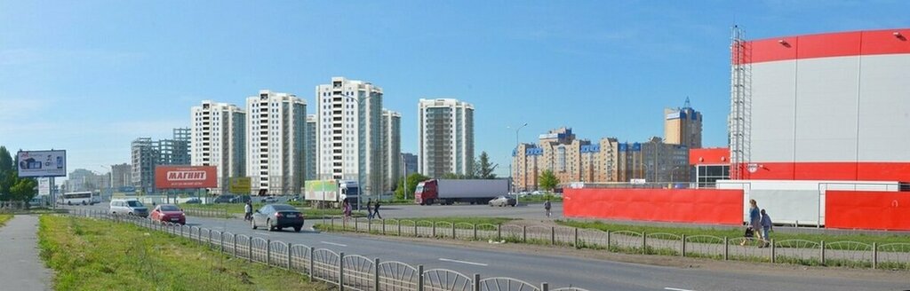 Konut blokları По ул. 70 лет Октября, Omsk, foto