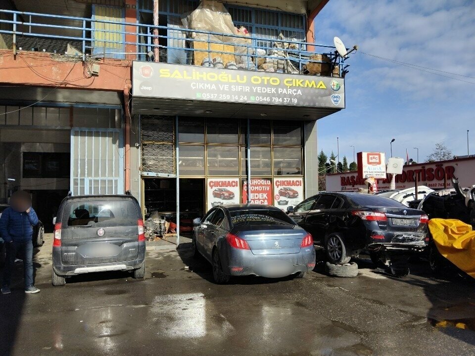 Çıkma yedek parça Salihoğlu Oto Çıkma, İstanbul, foto