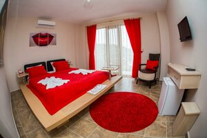 İdaNatura Otel (Balıkesir, Edremit, Kızılkeçili Mah., 902. Sok., 17), otel  Edremit'ten