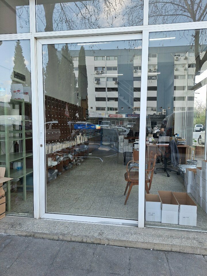 Sanayi kuruluşu A. T. M Azim Teknik, İzmir, foto