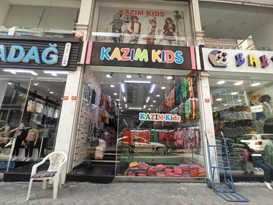 Çocuk giyim mağazaları Kazım Kids, İstanbul, foto