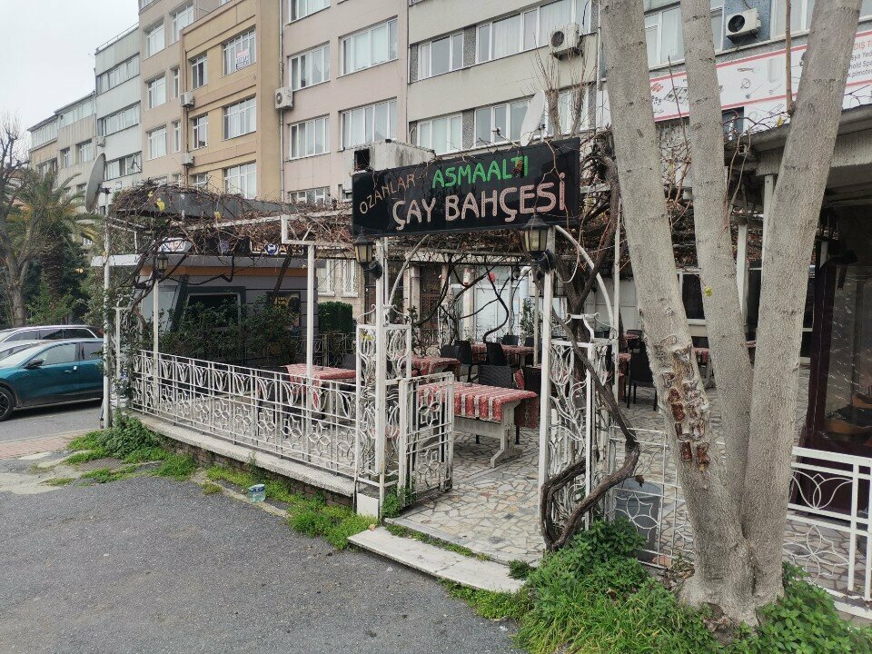 Kahve dükkanı Ozanlar Asmaaltı Çay Bahçesi, İstanbul, foto