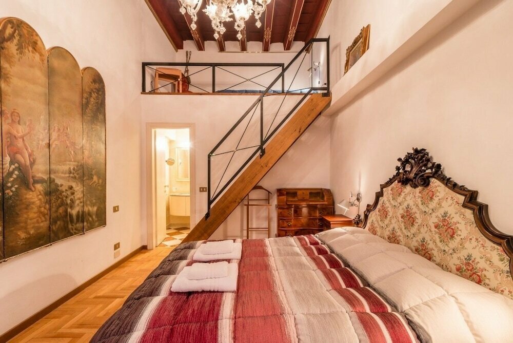 Daireler Fenice Backstage over Canal, Venedik, foto