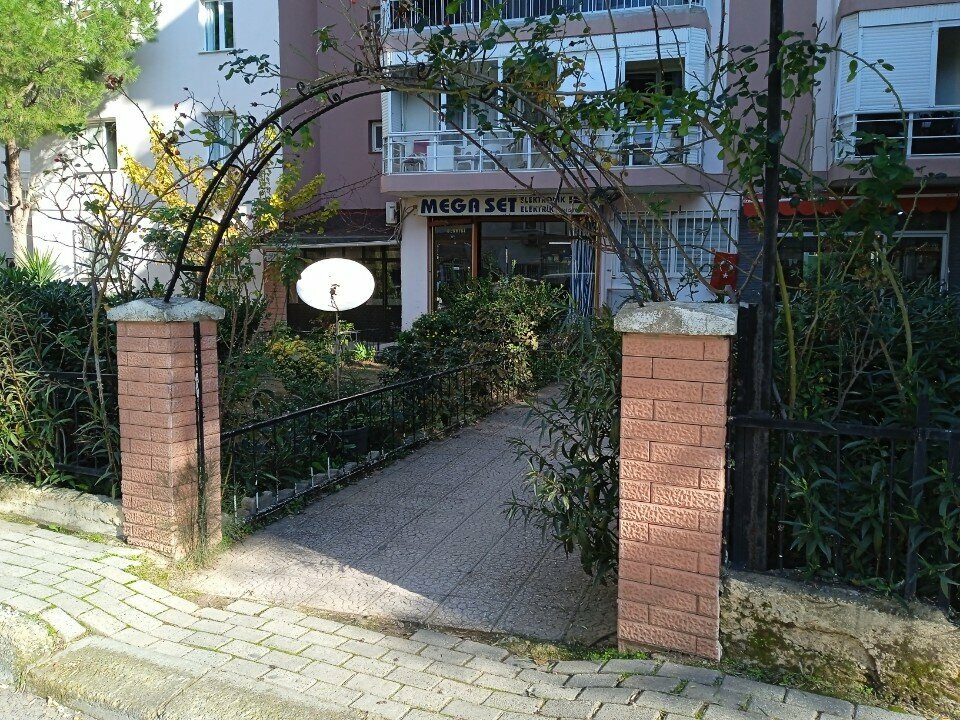 Elektrik ve elektrikli ürün mağazası Mega Set, İzmir, foto