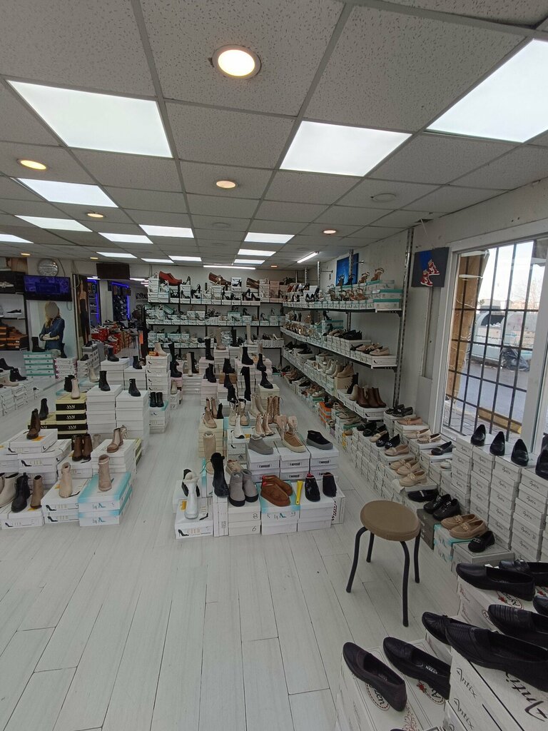 Ayakkabı mağazaları Hangaar Ayakkabı, İzmir, foto