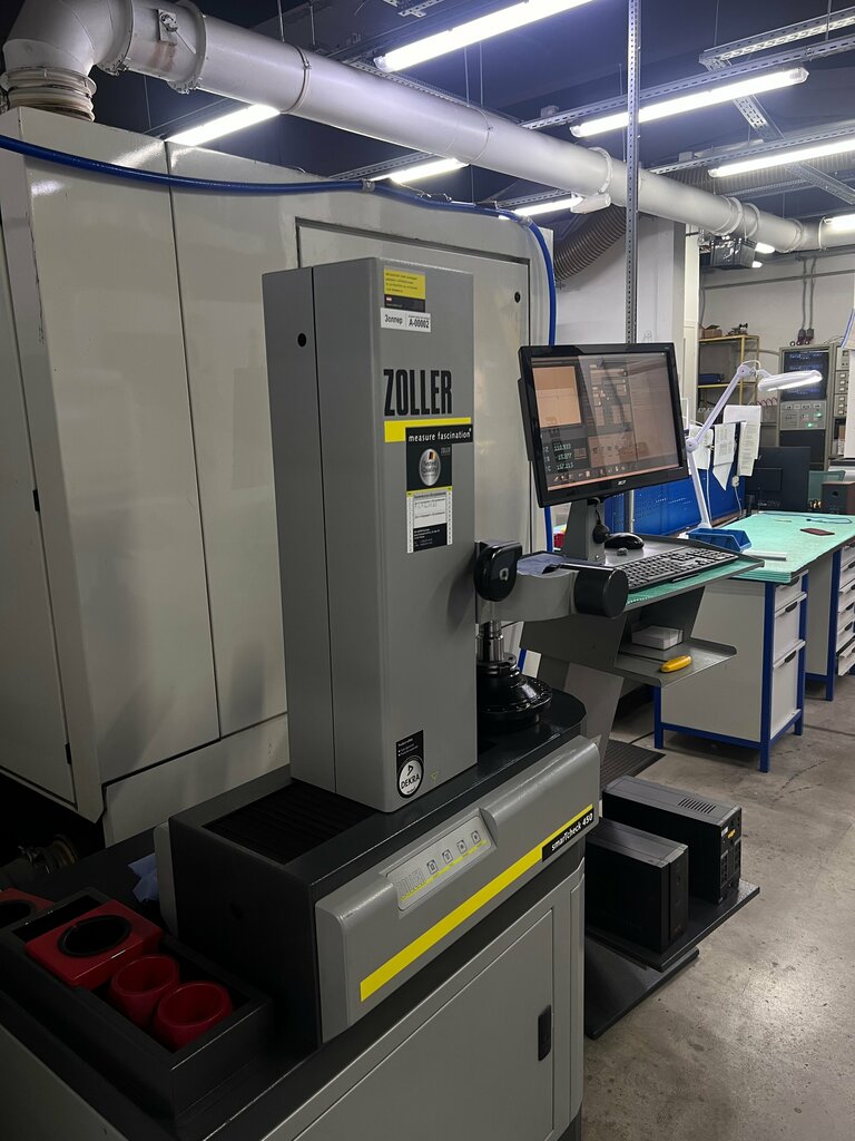 Endüstriyel alet üreticileri Piter Instrument, Saint‑Petersburg, foto