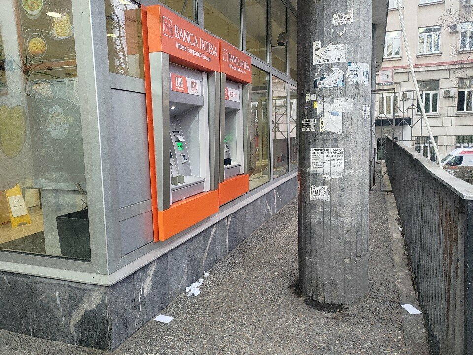 ATM'ler Banca Intesa ATM, Belgrad, foto