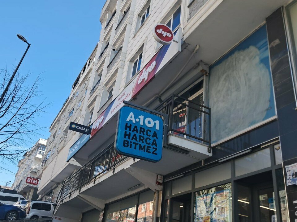 Boya ve cila malzemeleri üretim ve satış yerleri Demes Yapı Malzemeleri, İstanbul, foto