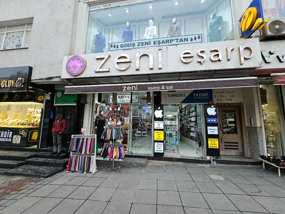 Giyim mağazası Zeni Eşarp, İstanbul, foto