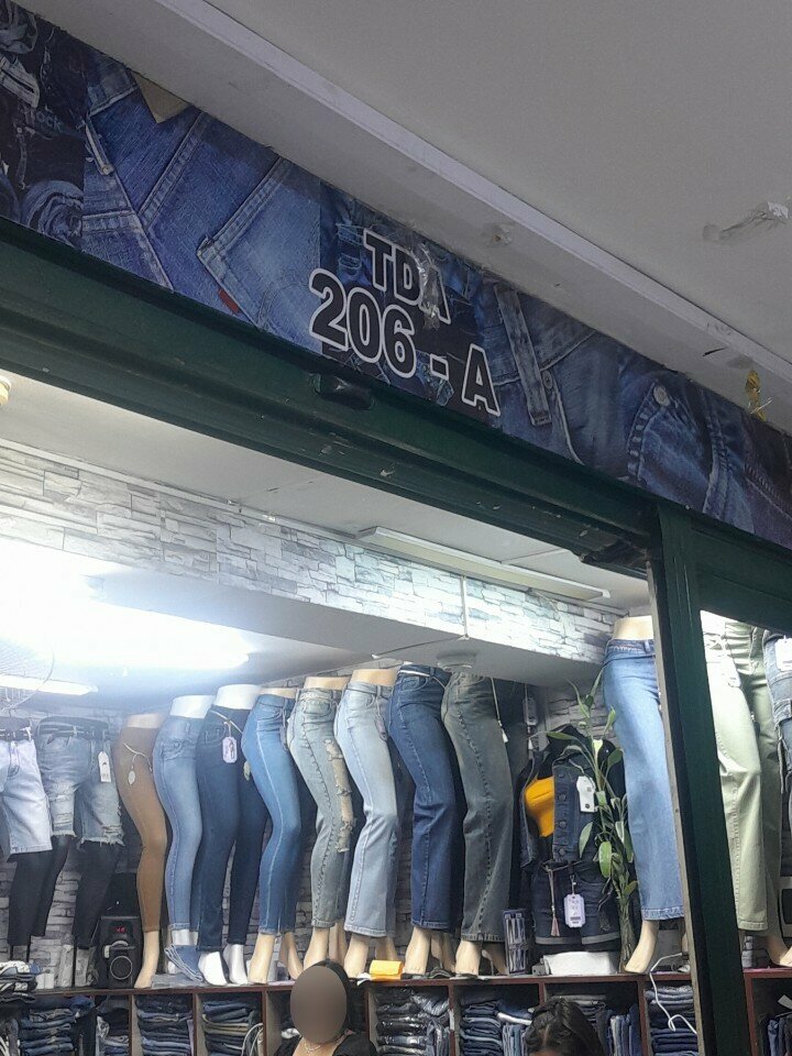 Dış giyim mağazası Tienda 206 A, Lima, foto
