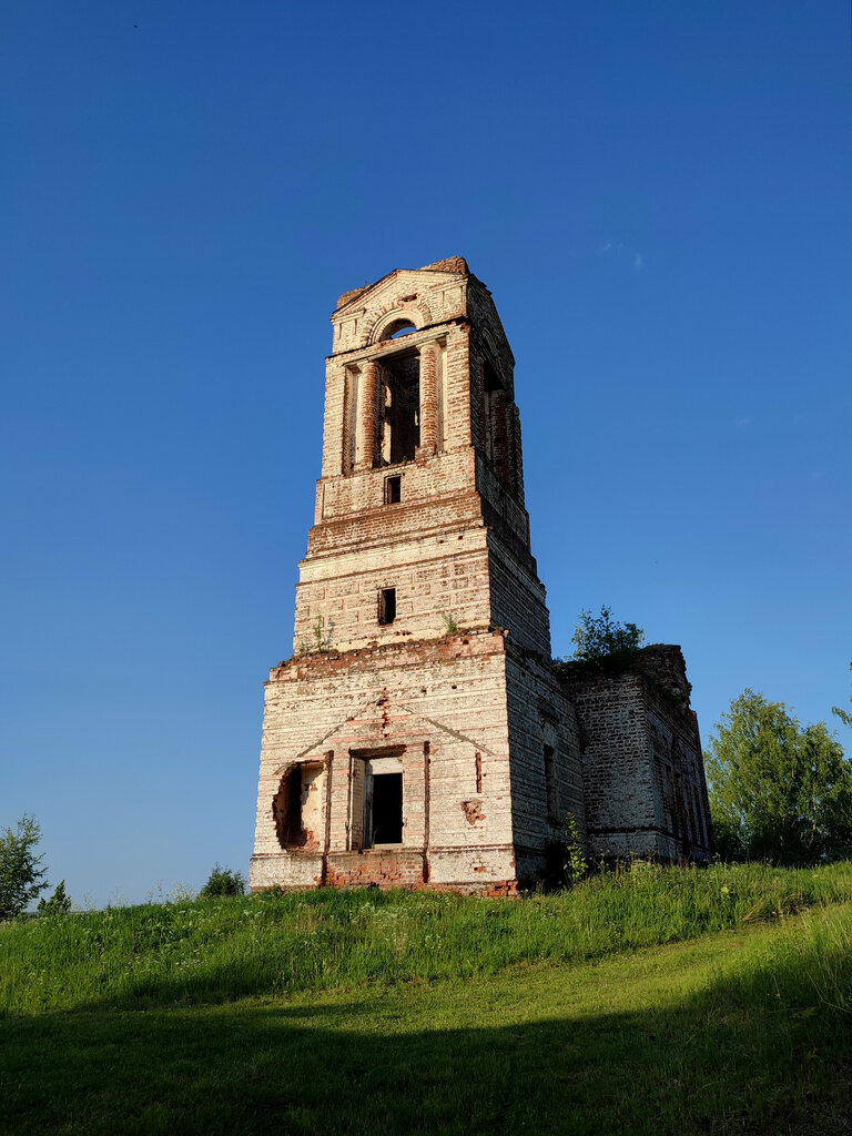 Ortodoks kiliseleri Tserkov Vozdvizheniya Chestnogo Kresta Gospodnya V Podoltse, Vologodskaya oblastı, foto
