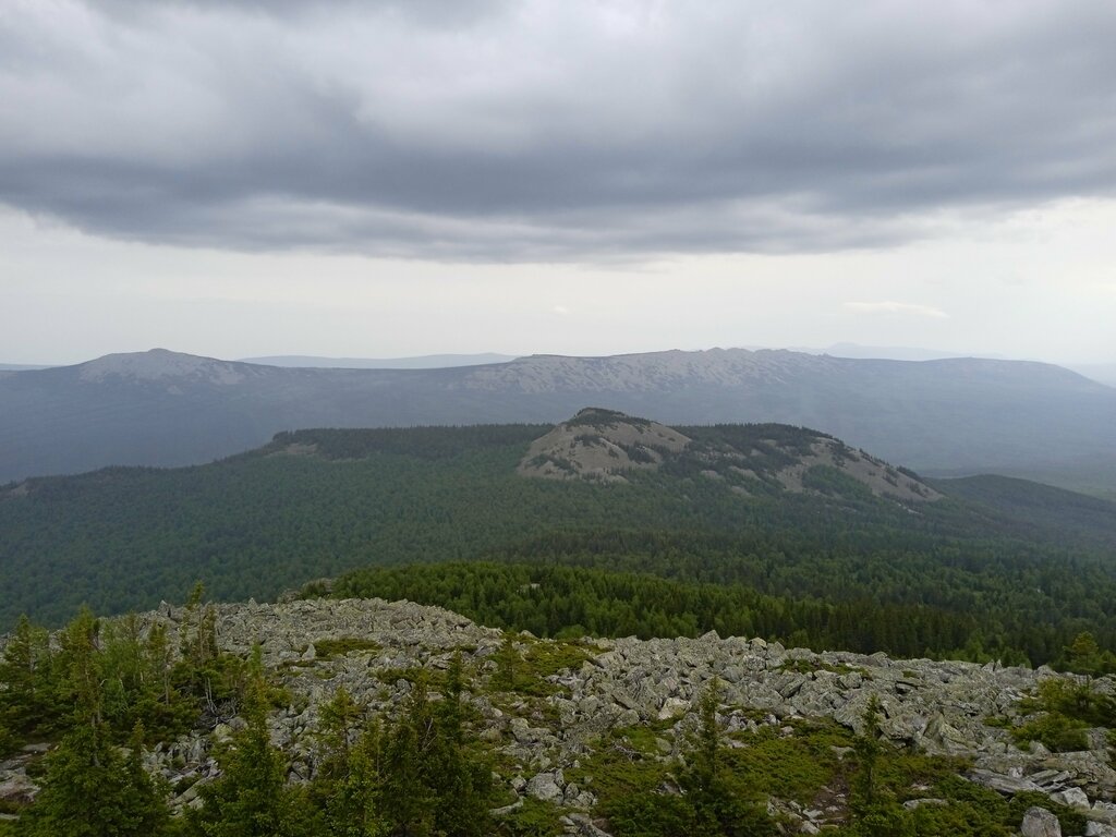 Dağ zirvesi Гора Малый Уван 1106 метов, Çeliabinskaya oblastı, foto