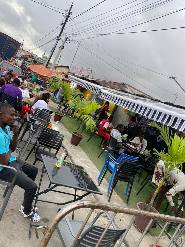 Kahve dükkanları Café de Rome, Abican, foto